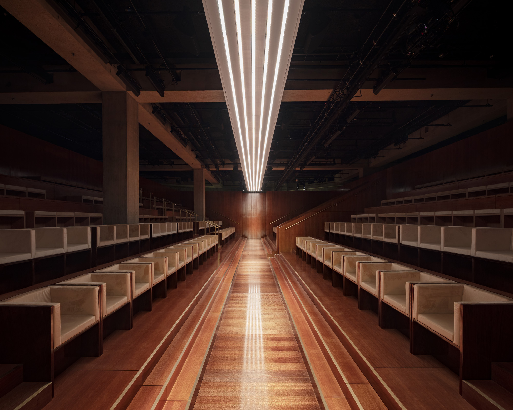 Burberry Catwalk Shows - True Staging