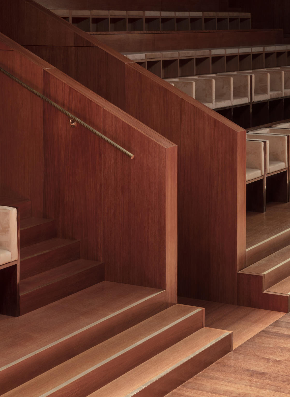 Burberry Catwalk Shows - True Staging