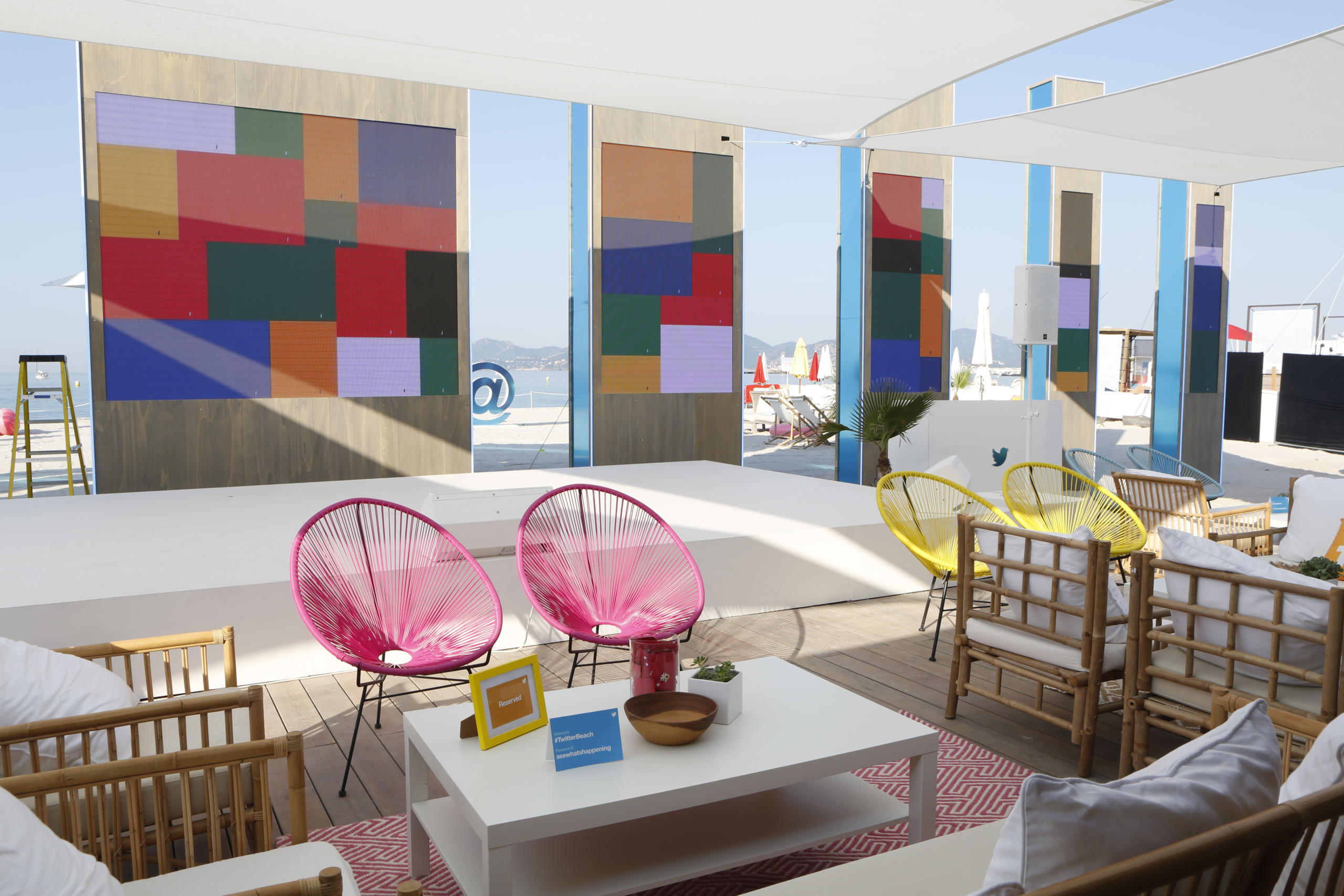 Twitter HQ - True Staging